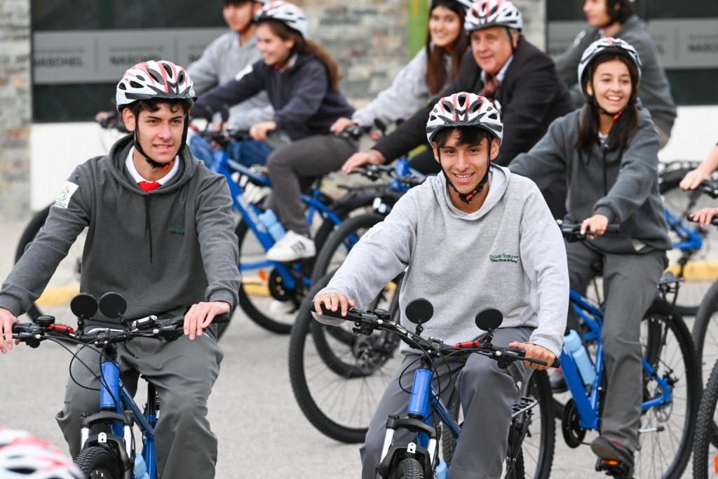 Poggi entregó 39 bicicletas TuBi a estudiantes de Naschel y destacó el ...